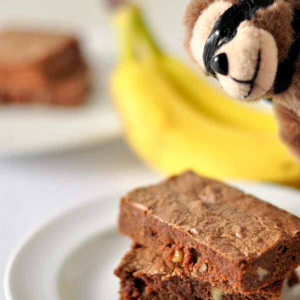 Flying Monkey Banana Fudge Brownies - My Love For Cooking